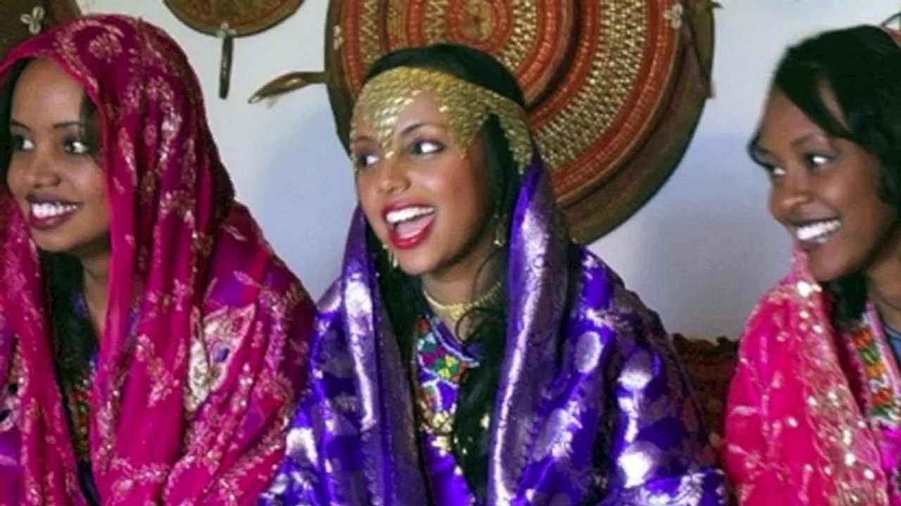 New muslim Wedding neshida Asalaamala Nabi salaama nooru hamedu - video ...