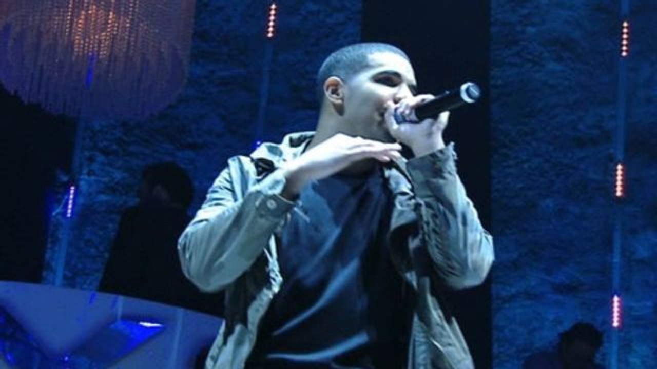 Drake - Say Something (Live At Axe Lounge/HD) - video Dailymotion