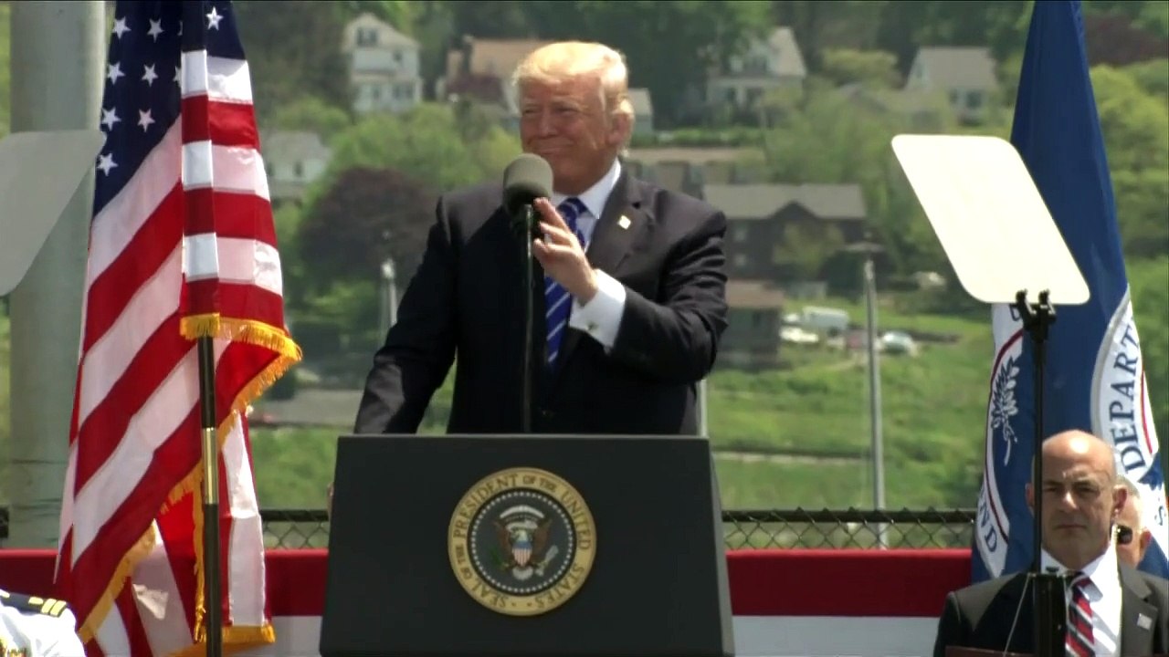 Face aux scandales, Donald Trump dénonce un traitement injuste - Vidéo ...