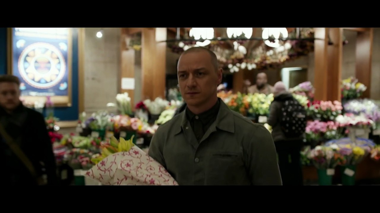 Split - The Beast - Transformation & Attack Scene (Part One) - video ...