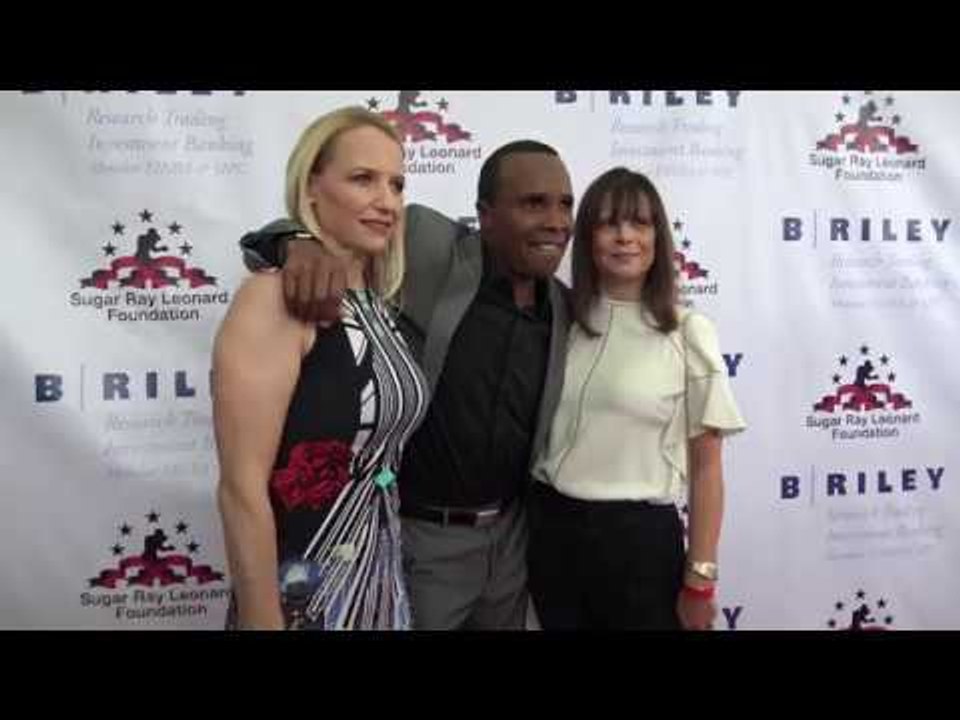 Professional female boxer Daisy Lang and Sugar Ray Leonard -EsNews ...