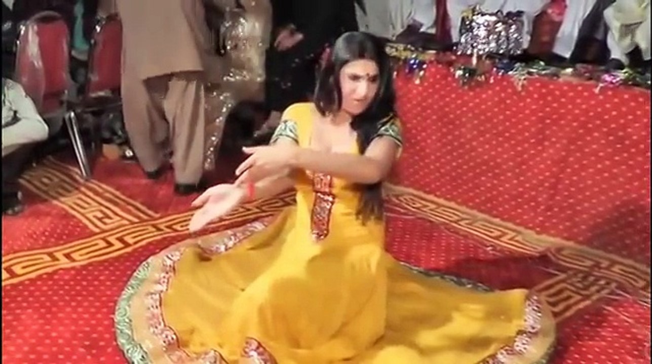 very beautifull pakistani girl hot mujra dance - video Dailymotion