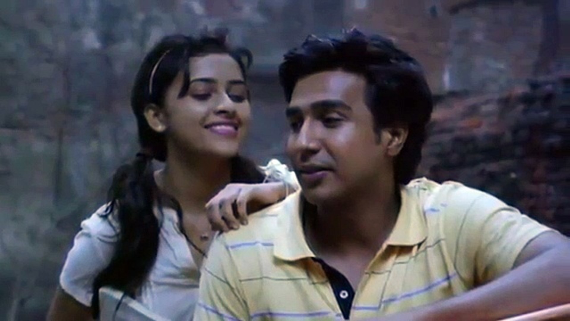Sri Divya Kiss In Jeeva