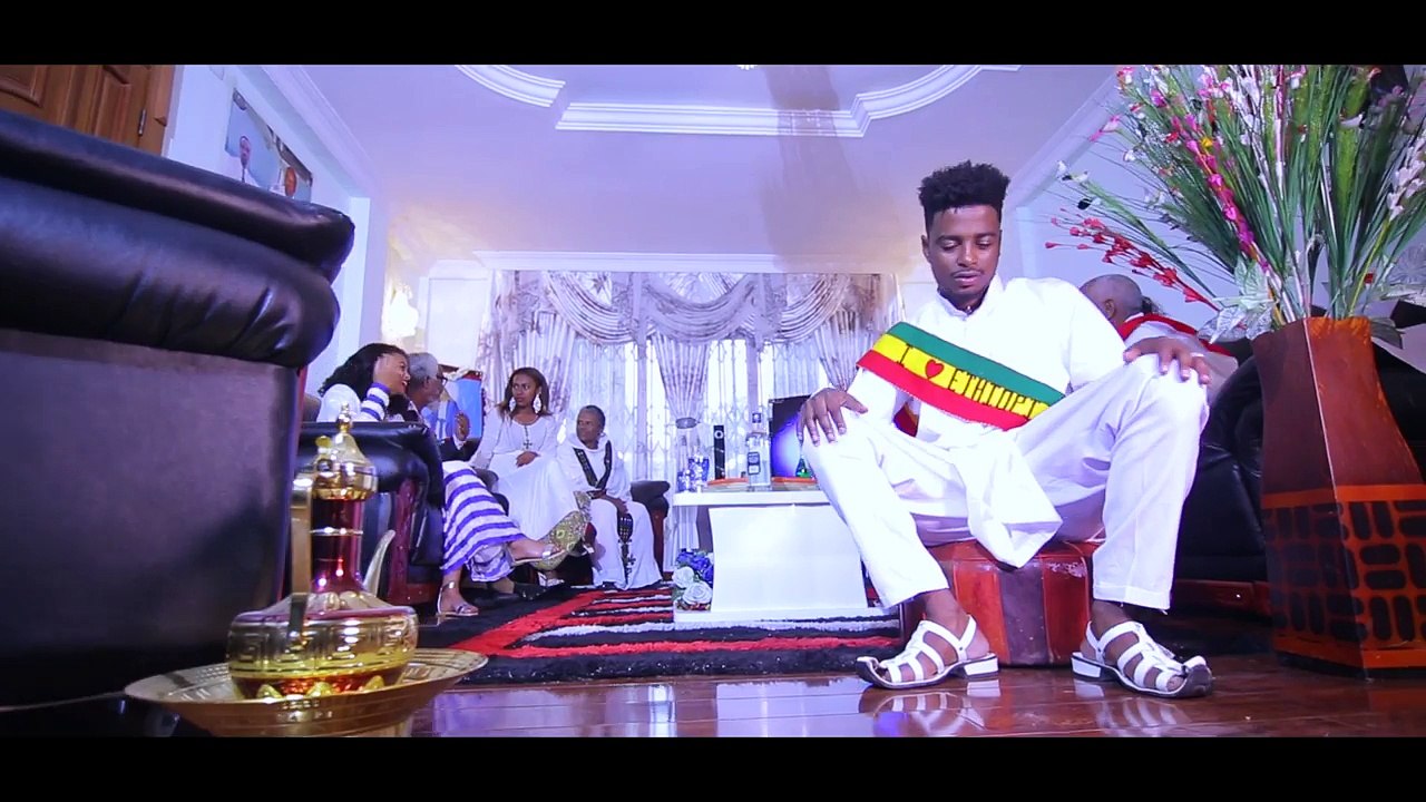 Buze Man (Buzayehu Kifle) - Awdamet Meta _ አውዳመት መጣ - New Ethiopian ...