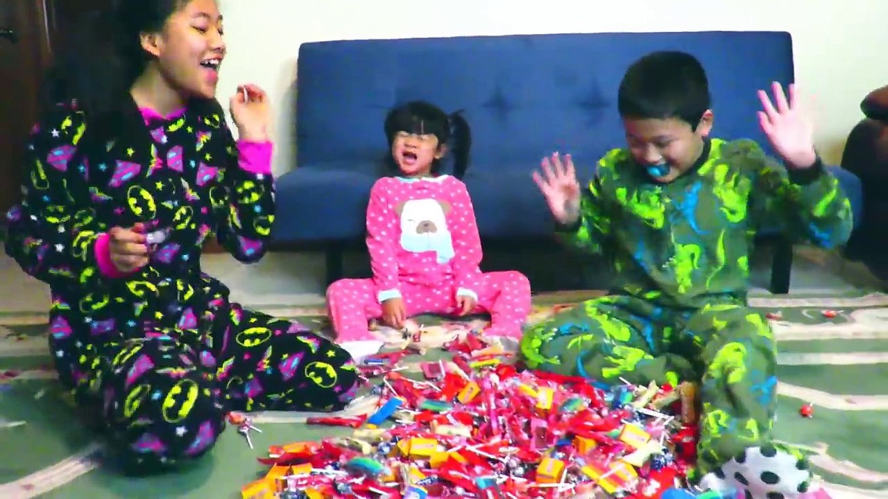 BAD BABY DUCT TAPE CHALLENGE with Warheads Sour Candy & Giant Tape ...
