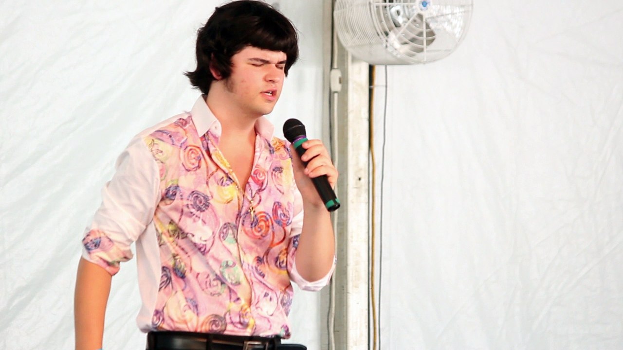 Jamie Reavis sings 'An American Trilogy' Elvis Week 2017 - video ...