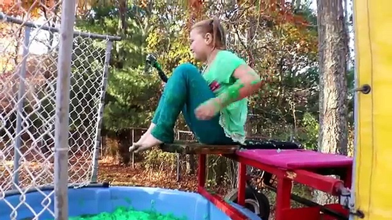 CRAZY kids fil Dunk Tank with SLIME//Dunk Tunk vs 500 gallons of Slime ...
