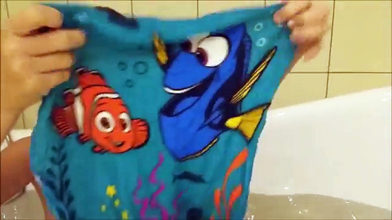 BATH TIME WITH MISS SUNNY UNBOXING FINDING DORY CRACKLING BATH PEARLS ...