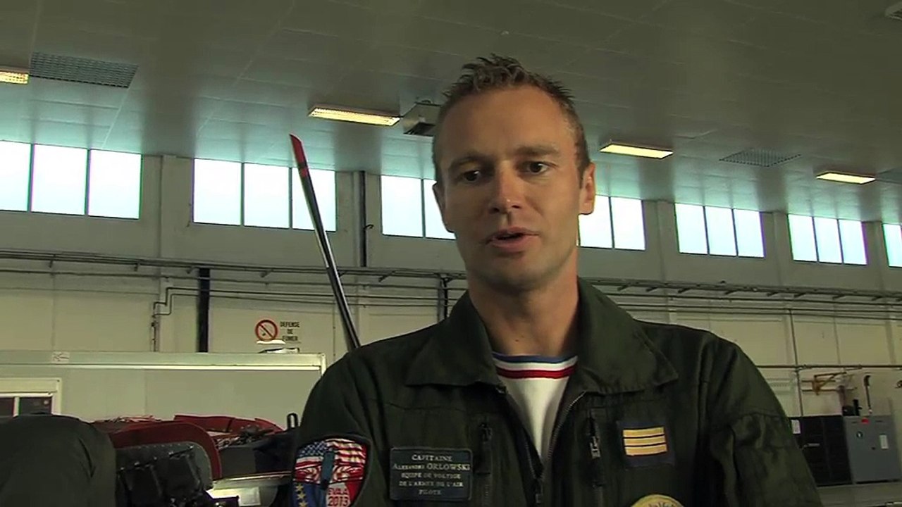 Le capitaine Alexandre Orlowski, pilote - Vidéo Dailymotion