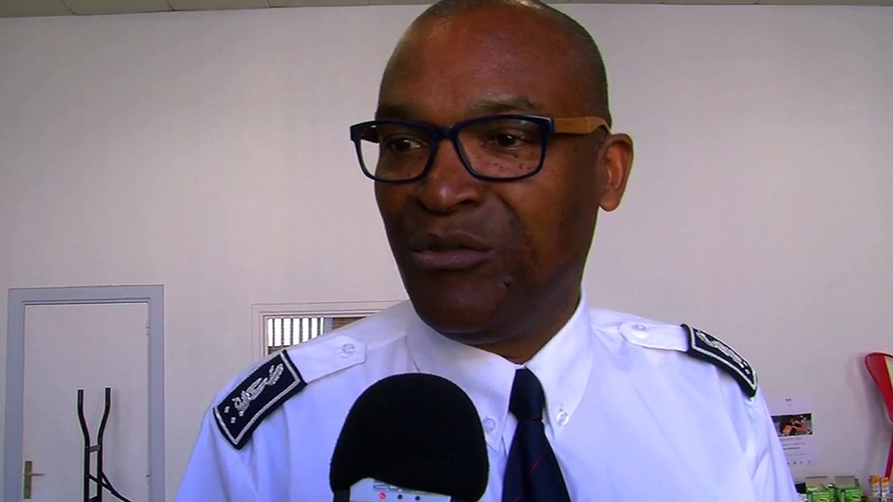 Guy Jea-Baptiste, directeur régional des douanes de Marseille - Vidéo ...