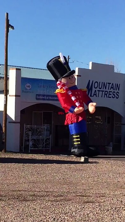 Inappropriate Inflatable Nutcracker - video Dailymotion