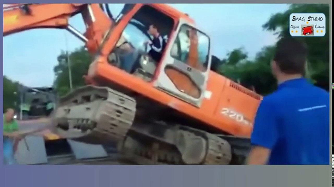 Accidents Compilation 2017 Heavy Equipment Accidents Caught On Tape ...