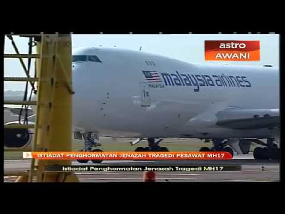 YDP Agong dan Permaisuri Agong tiba di Kompleks Bunga Raya KLIA - video ...