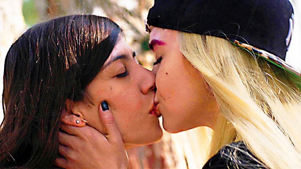 PETITE AMIE Bande Annonce - Vidéo Dailymotion