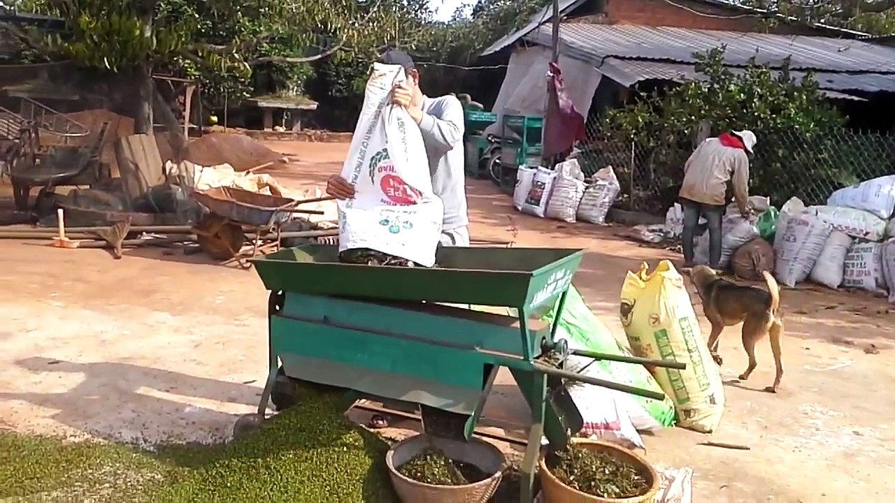 Pepper Threshing machine - video Dailymotion