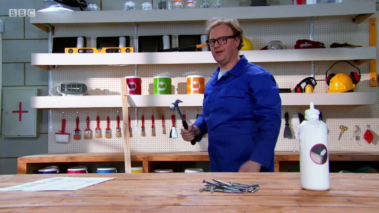 Gigglebiz DIY Dan attempts to construct a clothes rack - video Dailymotion