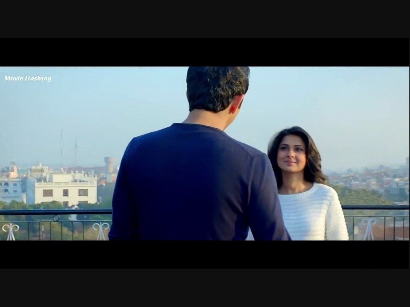 Karan Singh Grover And Jennifer Winget Lip Kiss