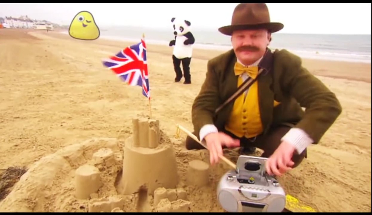 Gigglebiz Rapids Johnson tries conversing with the elusive giant panda ...