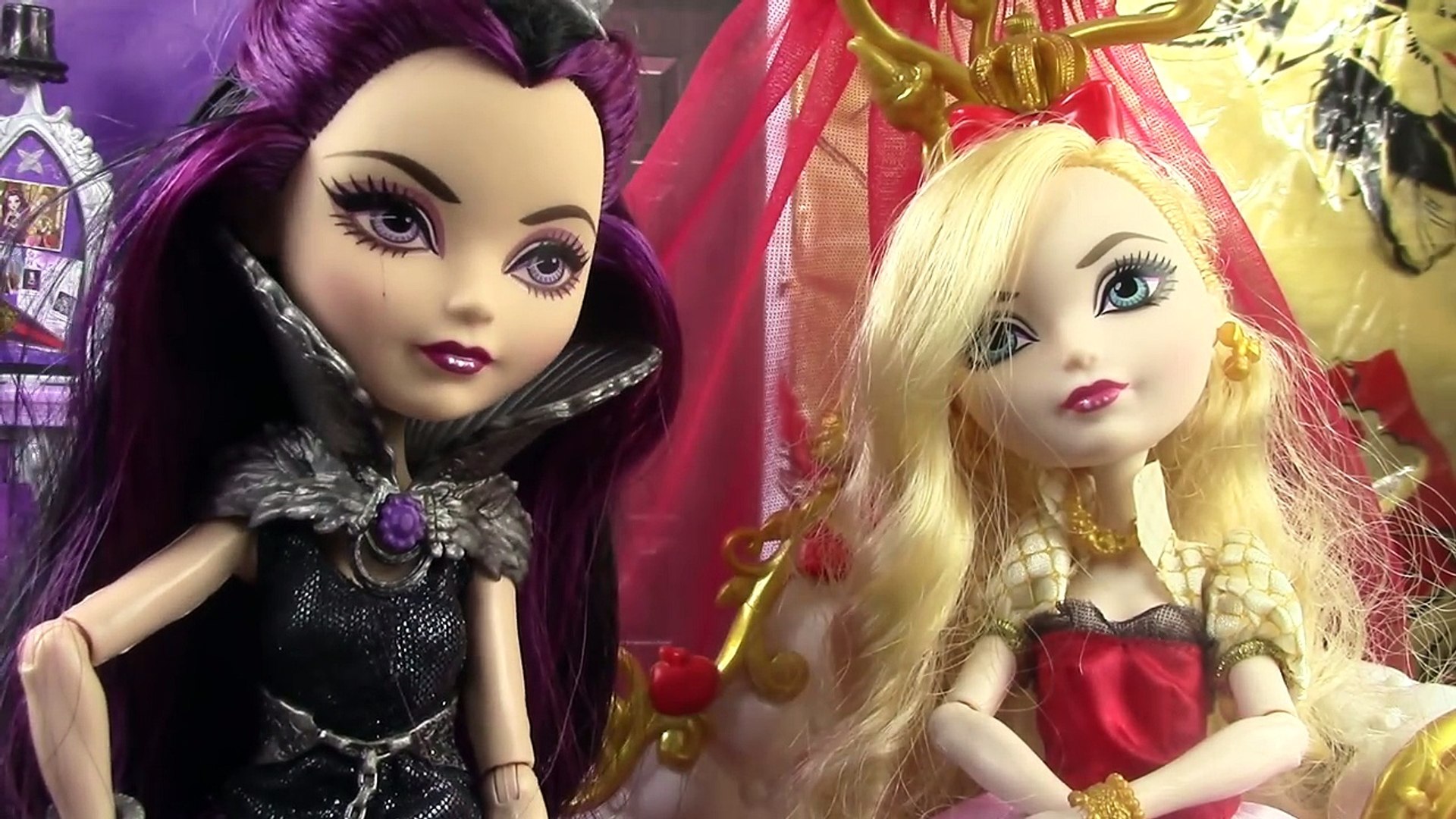 Ever After High Raven Queen And Apple White Kiss