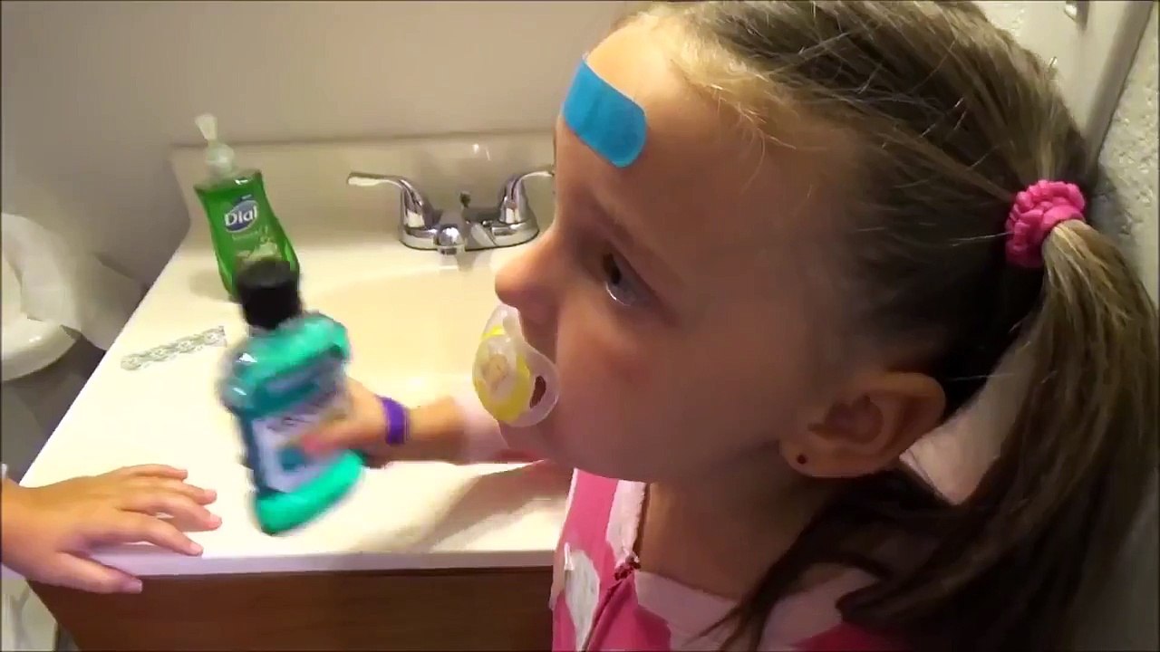 Bad Baby Freak Daddy & Victoria Toy Freaks Messy Annabelle - Vidéo ...
