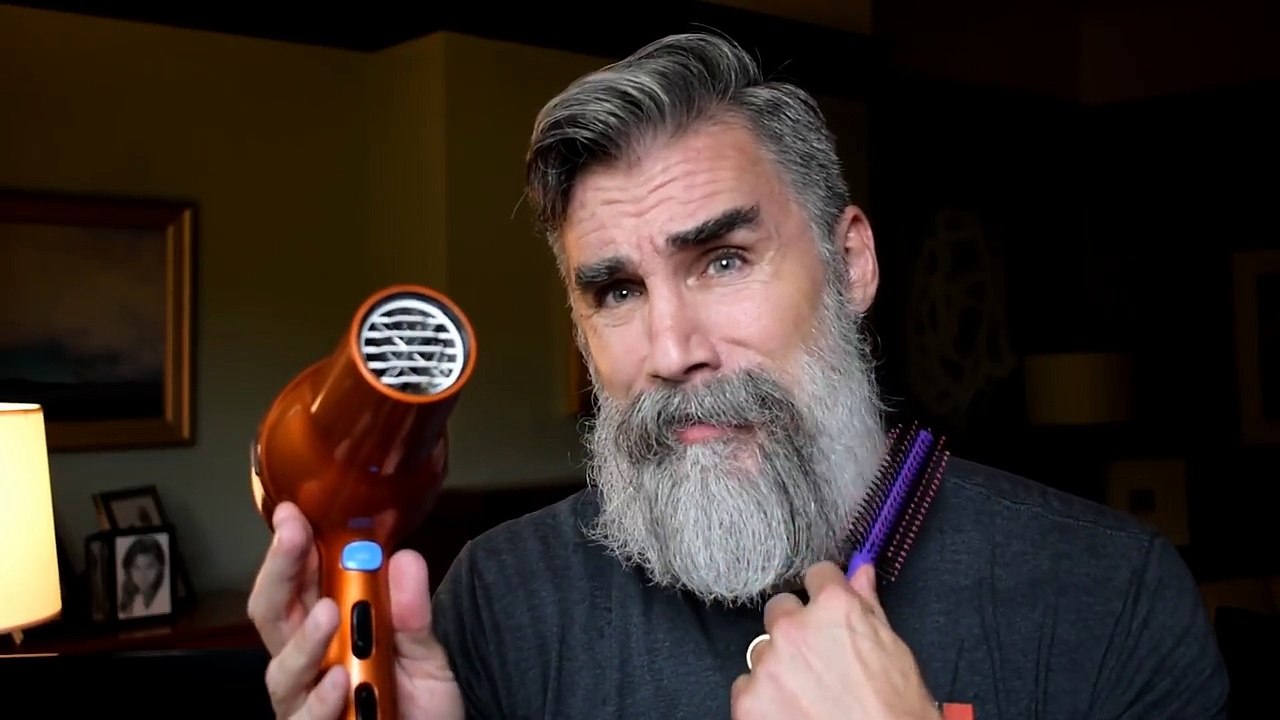 How I Style my Beard | Greg Berzinsky - video Dailymotion