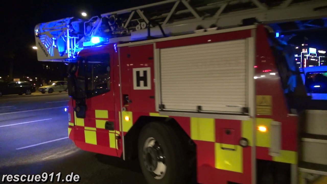 [Copenhagen Fire Department] Command vehicle p2 + Ladder s18 Københavns ...