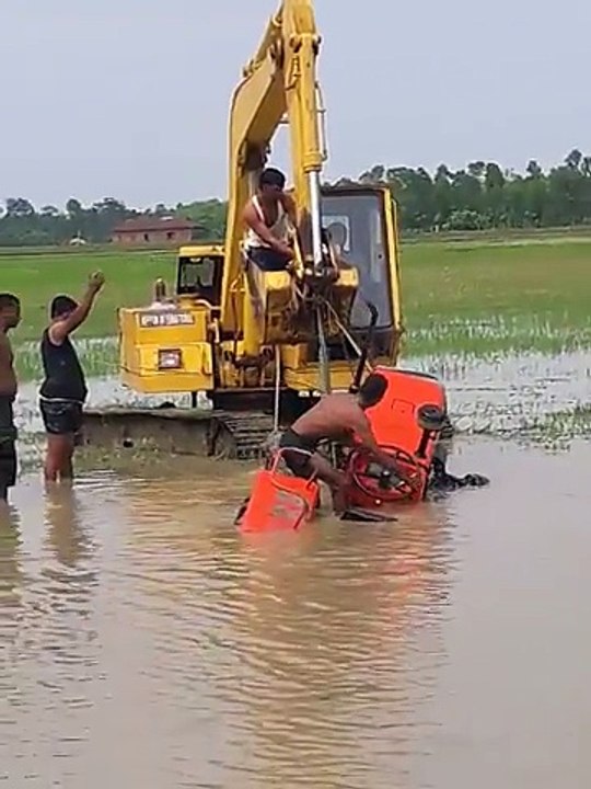 Amazing idiot on tractors! Funny tractors fail - video Dailymotion