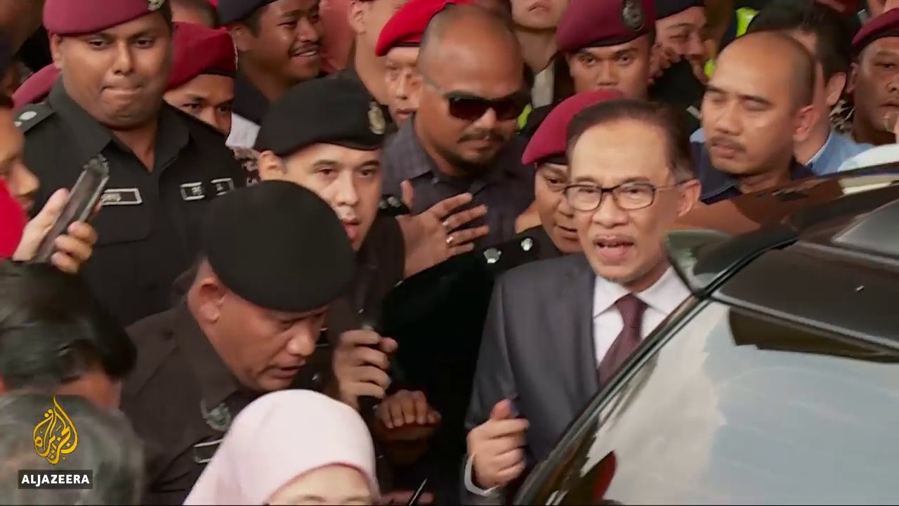 Anwar Ibrahim Freed from Prison in Malaysia - video Dailymotion