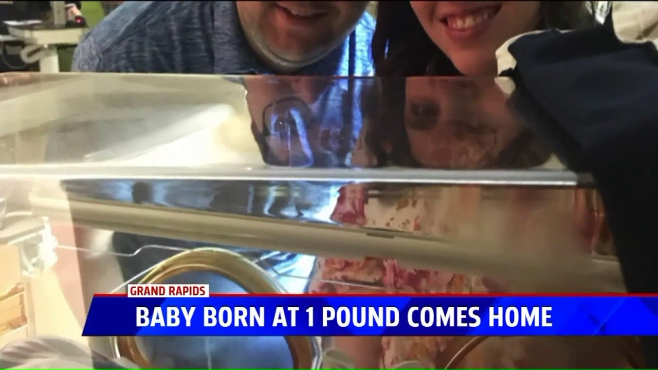 Baby Born Weighing 1 Pound Finally Comes Home from Hospital - video ...