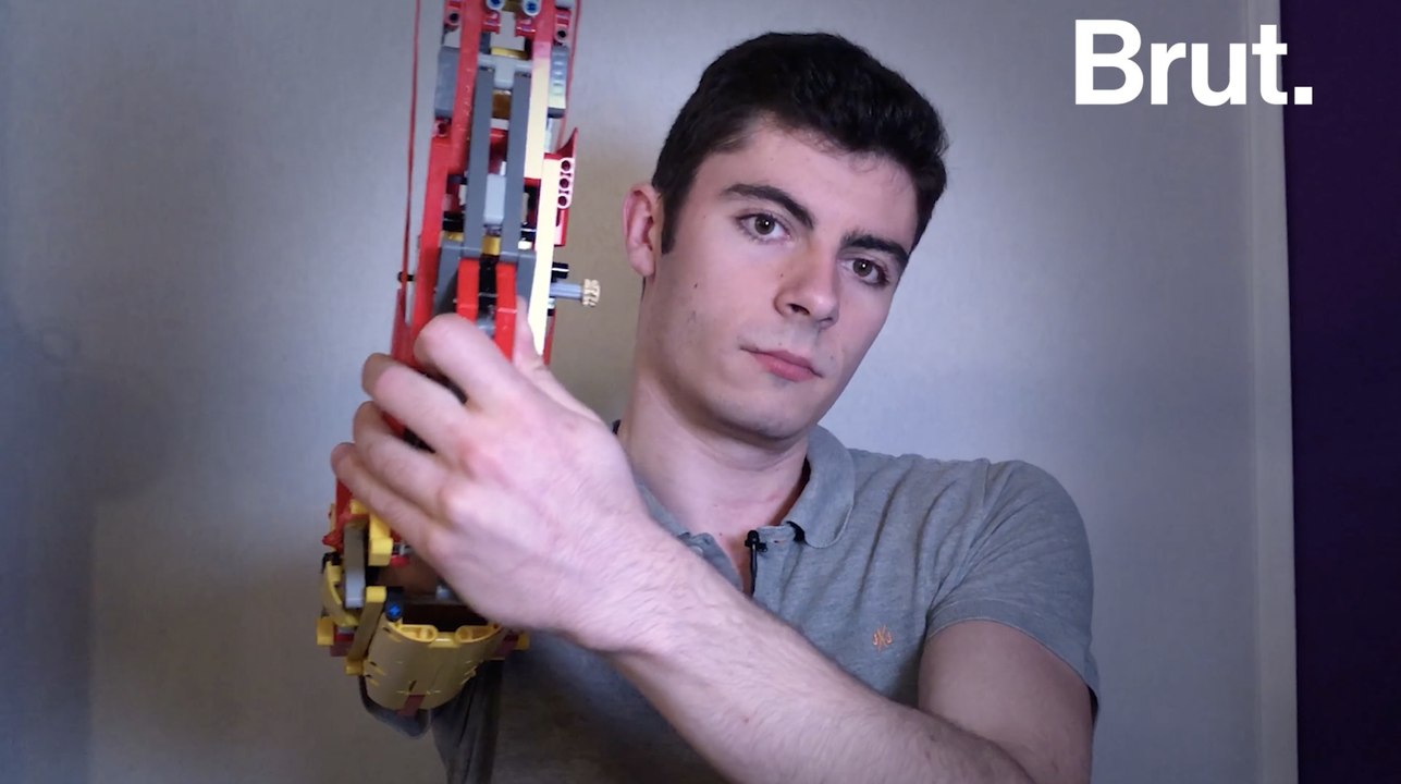 David Aguilar a fabriqué lui-même sa prothèse en Lego à 9 ans - Vidéo ...