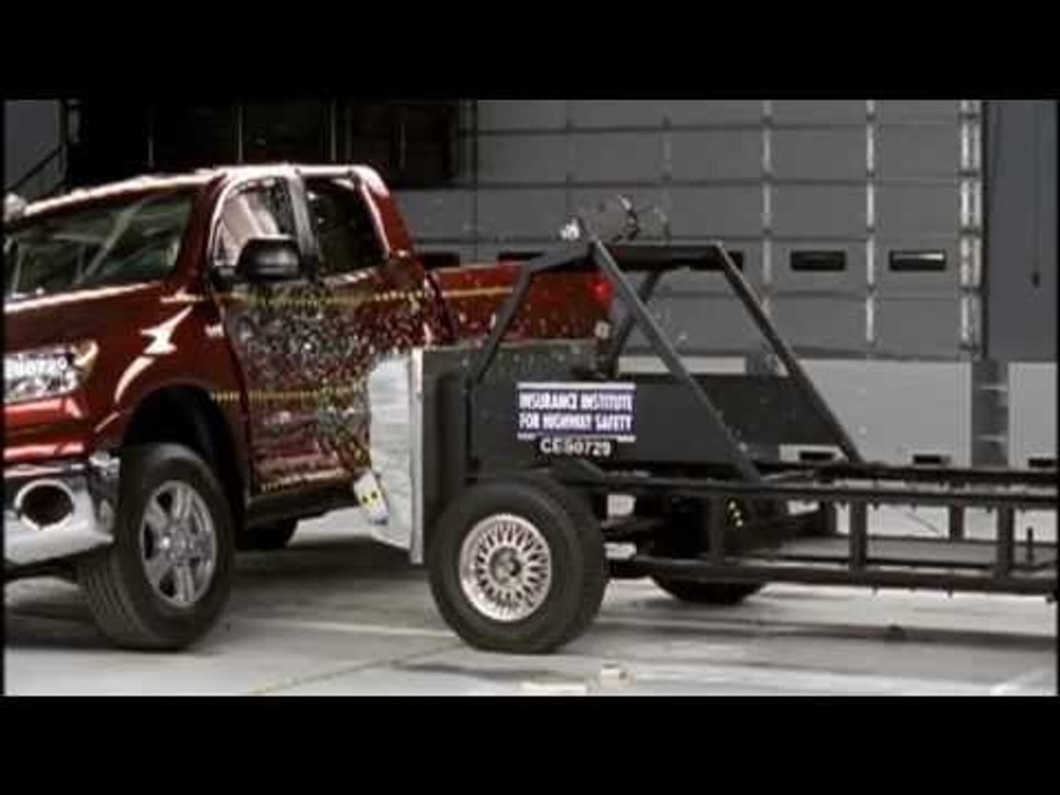 Side impact tests with deformable barrier moving at 31 mph - video ...
