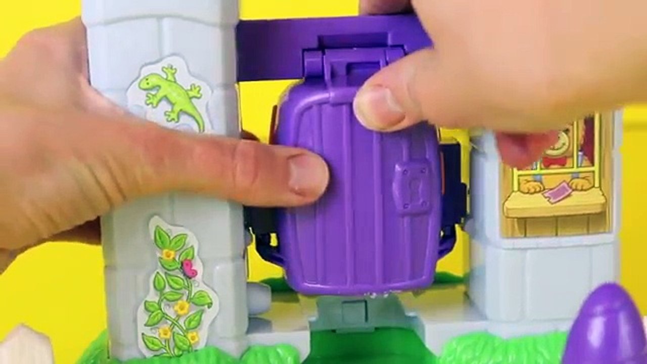 Play Doh vs. Moon Dough Magic Zoo Play-Doh Penguin, Moon Dough Monkey ...