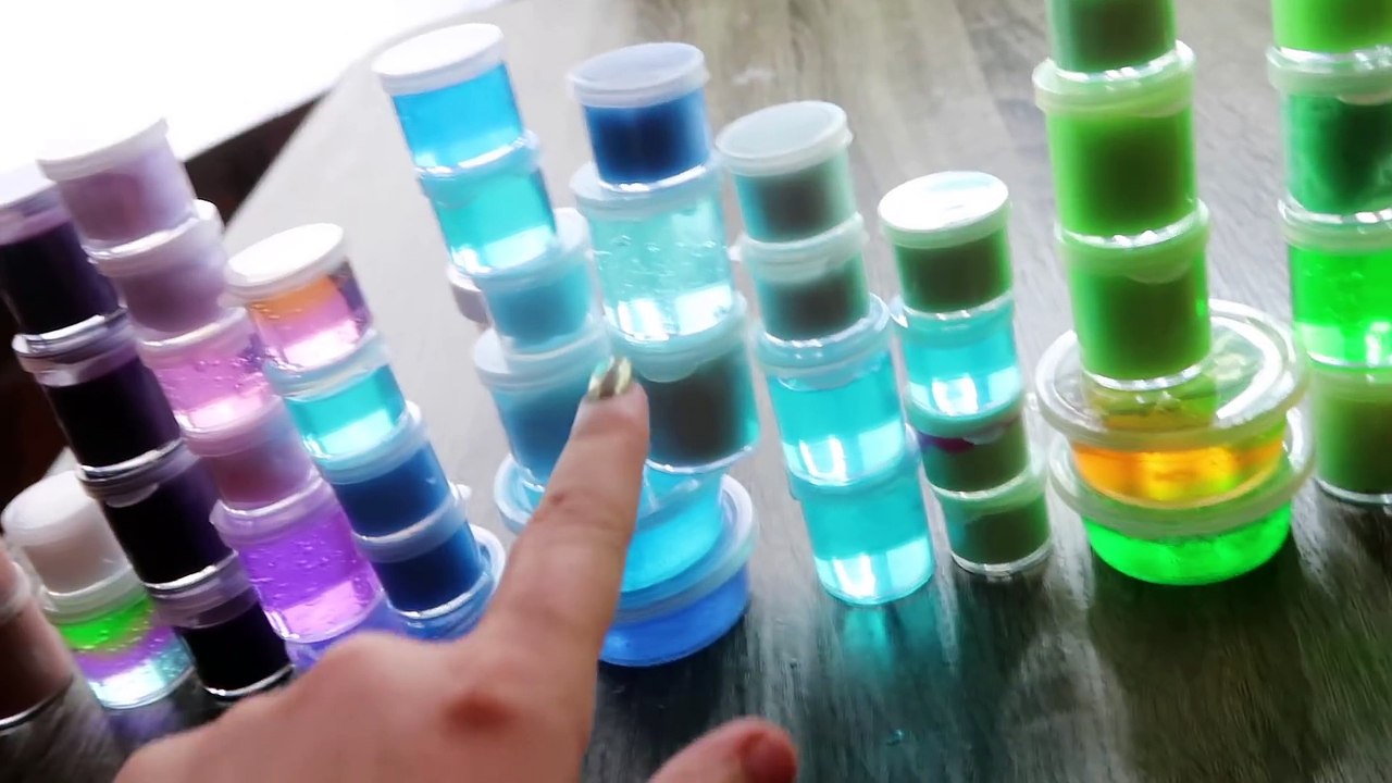 MAKING 100 MINI SLIMES AND THEN MIXING 100 MINI SLIMES INTO A RAINBOW ...