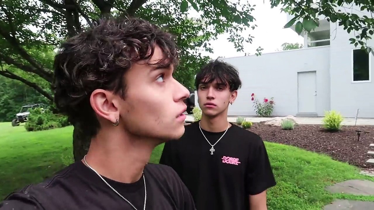 MINI LUCAS AND MARCUS ATTACKED US! - Dailymotion Video