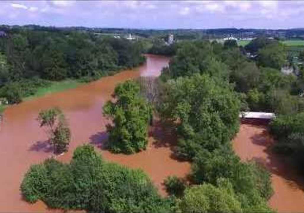 Heavy Rain Causes Flooding in Lititz, Pennsylvania - video Dailymotion