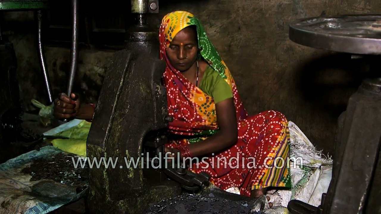 Aligarh ka Taala - How an Indian Lock is made - video Dailymotion