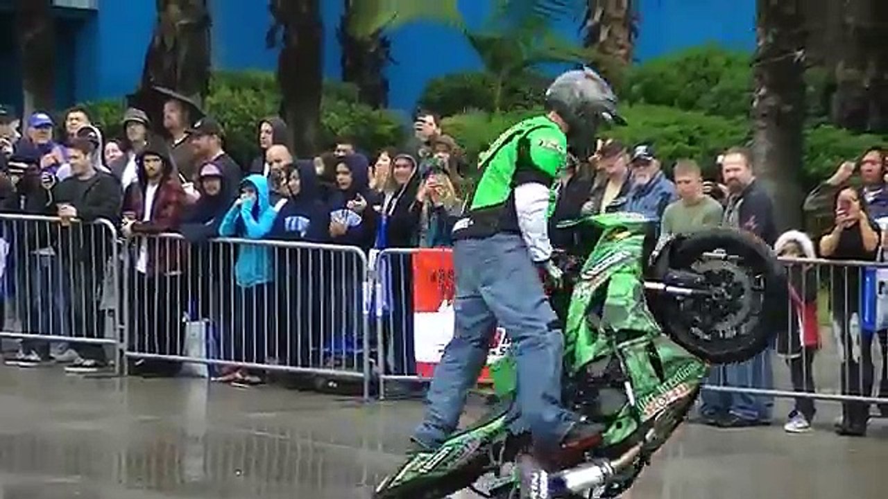 Jason Britton Motorcycle Stunt Show In The Rain Team No Limits Kawasaki ...
