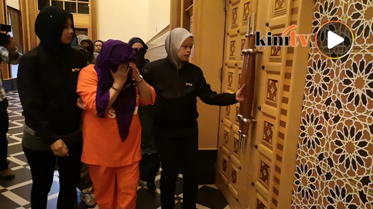 Bekas pengarah perisikan tiba ke mahkamah untuk prosiding reman - video ...