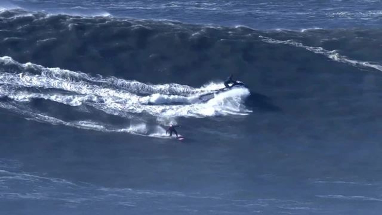Adrénaline - Surf : Women's XXL Biggest Wave Record Contender- Justine ...