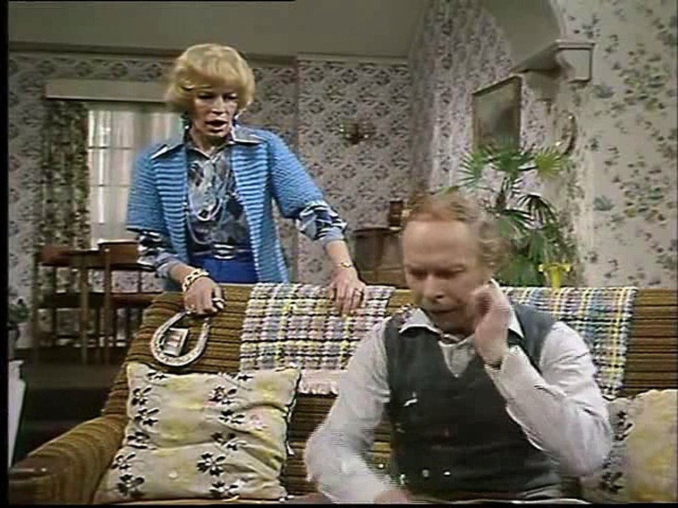 LOS ROPER,GEORGE Y MILDRED,CAPITULO 5X1,Quién lo encuentra se lo queda ...