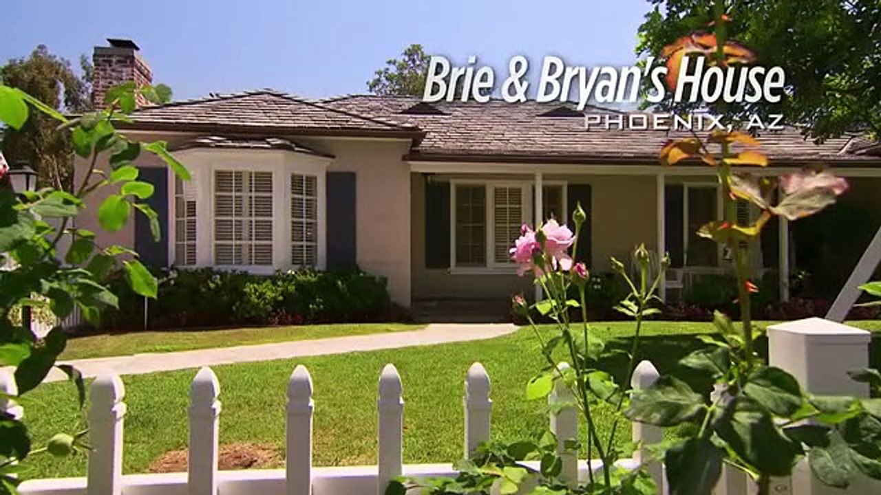 Brie Bella and Daniel Bryan reminisce as they depart their Phoenix home ...