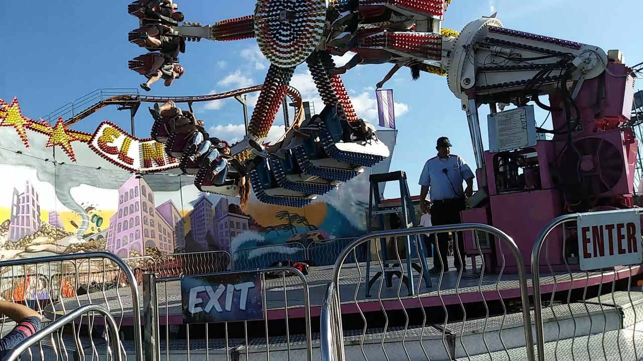 People Stuck Mid Air as Fair Ride Fails - video Dailymotion