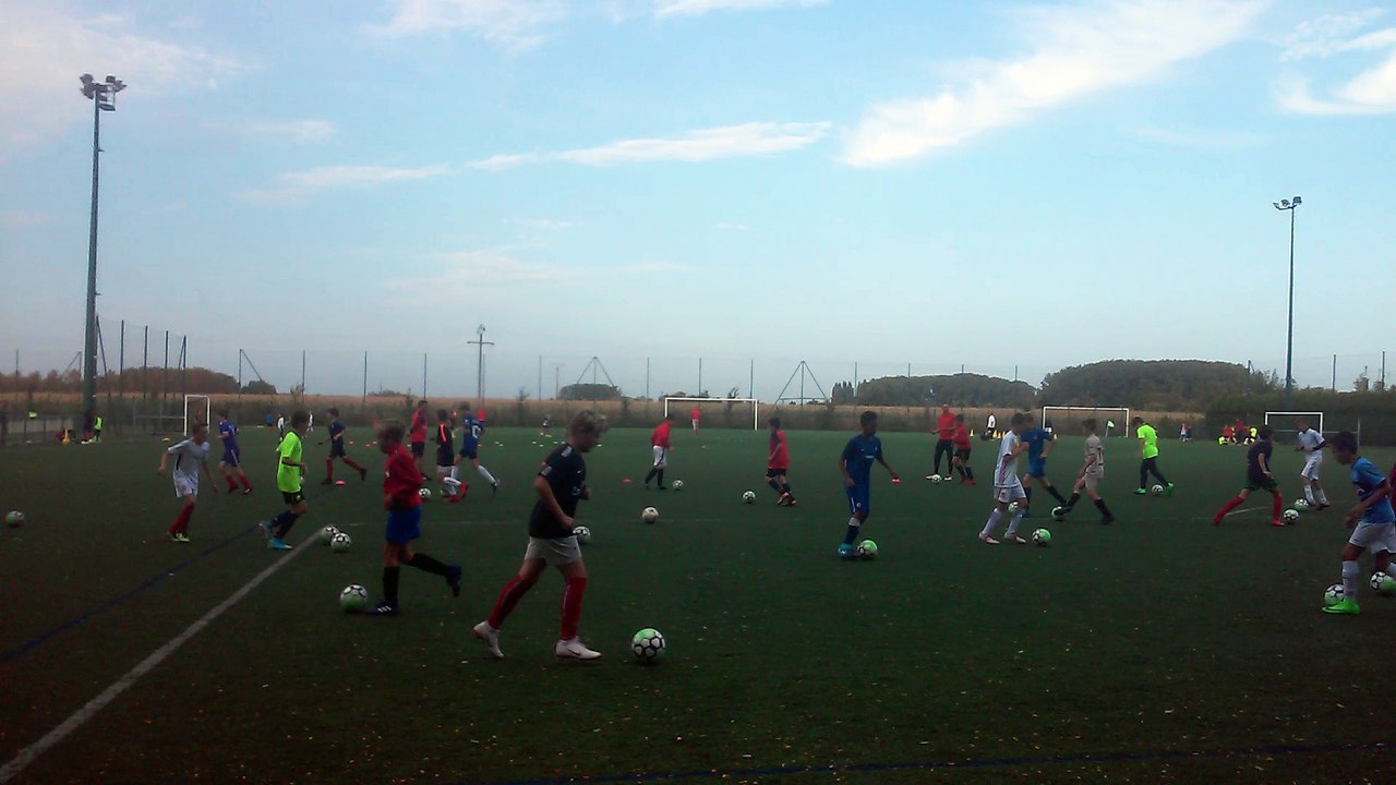 Entraînement groupe U12 & U13 - Vidéo Dailymotion