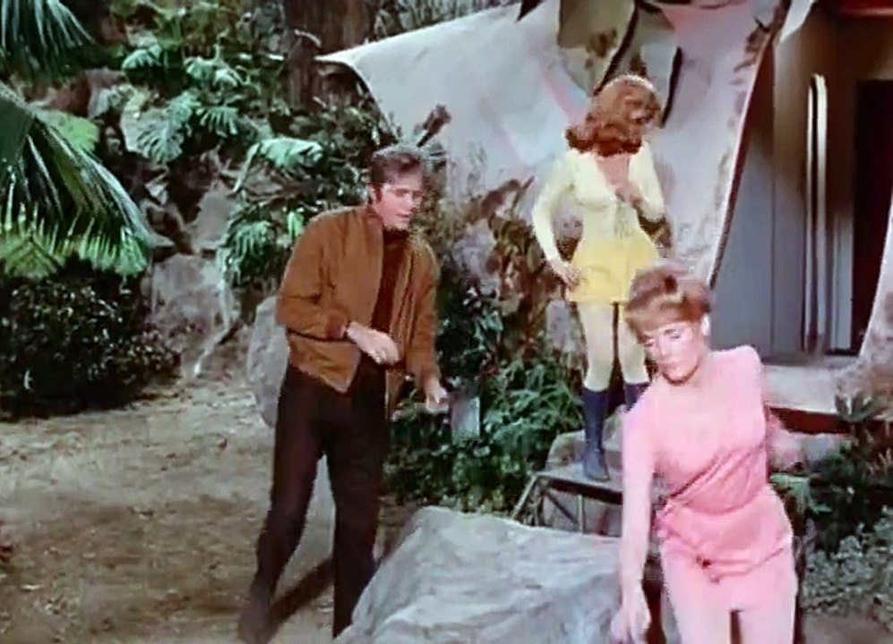 Land of the Giants S02 - Ep22 A Small War - Part 01 HD Watch ...