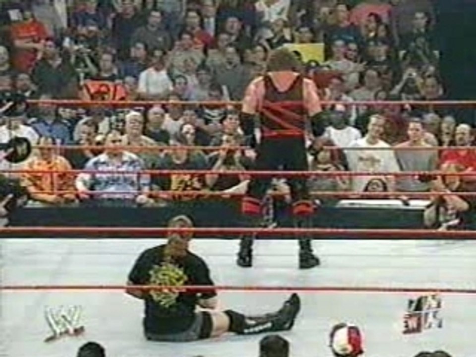 WWE - KANE UNMASKS ON RAW 06-26-2003 - Vidéo Dailymotion