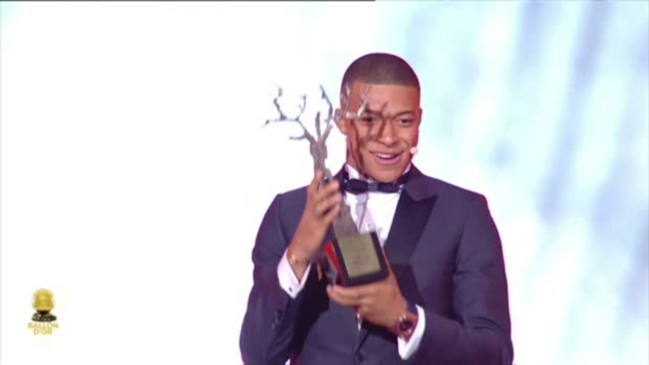 Kylian Mbappe Rebut Trofi Kopa Perdana - video Dailymotion