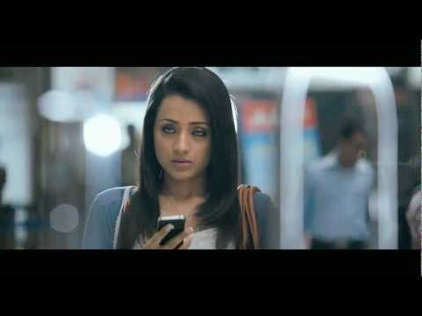 Vinnaithandi Varuvaya Trisha Hairstyle