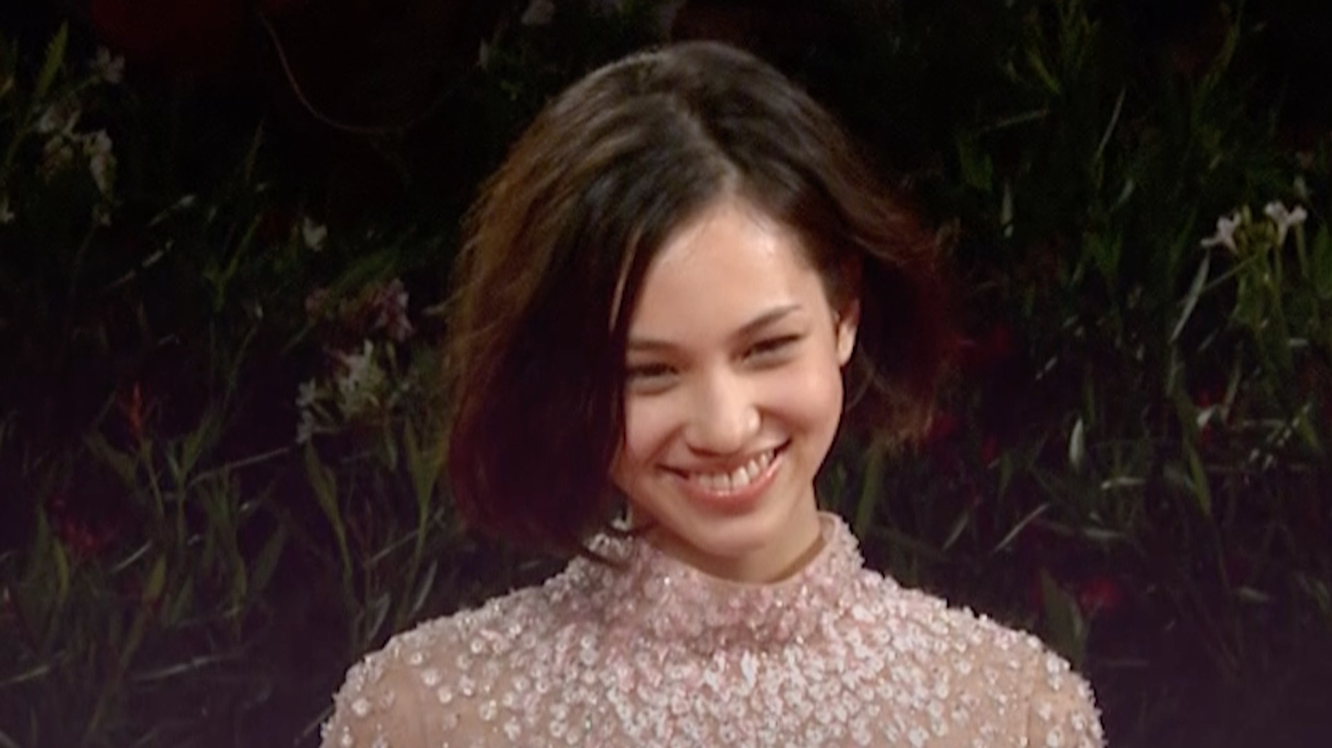 G Dragon Girlfriend Kiko