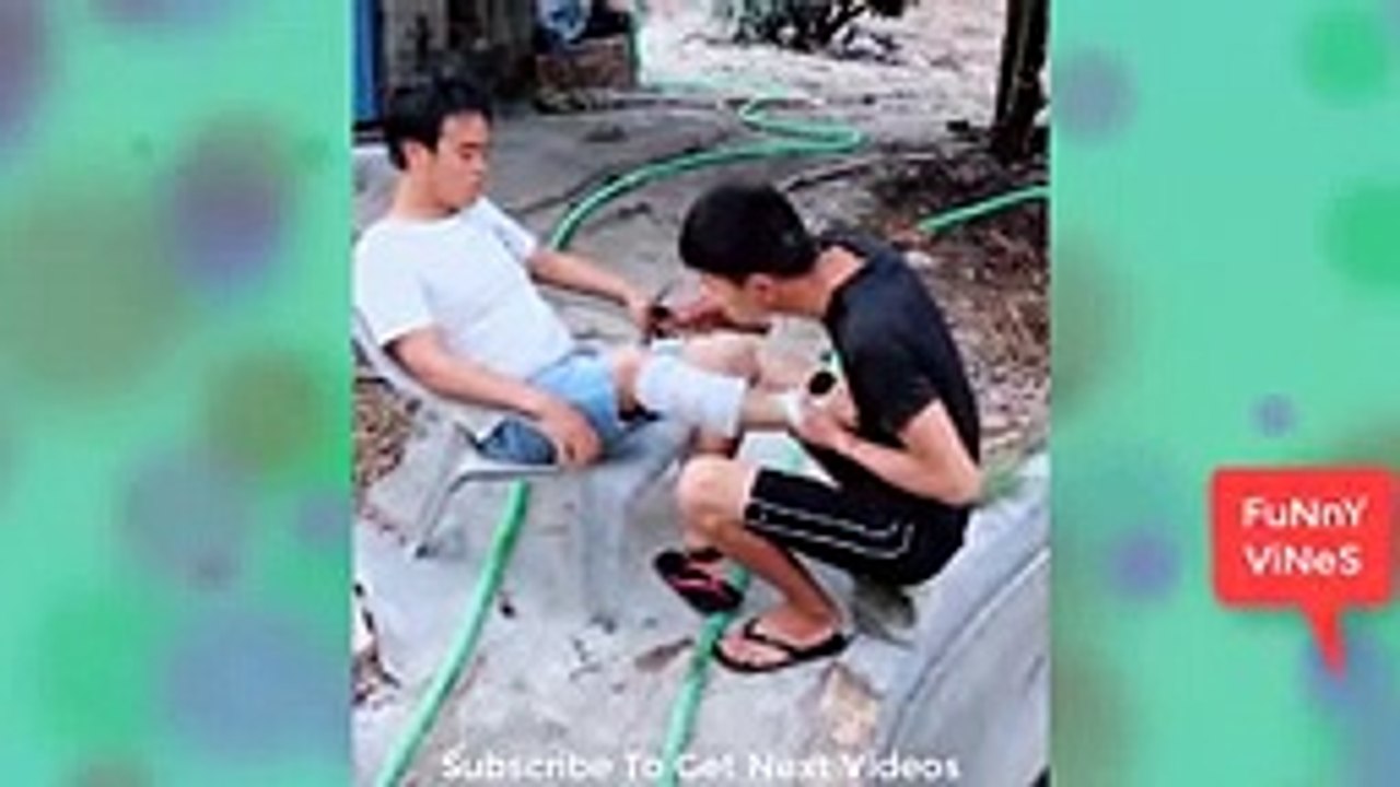 Top 10 Funny Clips -- Must Laugh Comedy Video by Funny Vines - Laugh ...