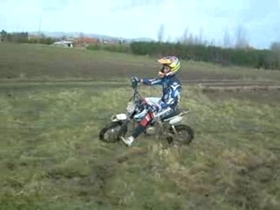 Gauthier sur sa Ycf 140 2 - Vidéo Dailymotion